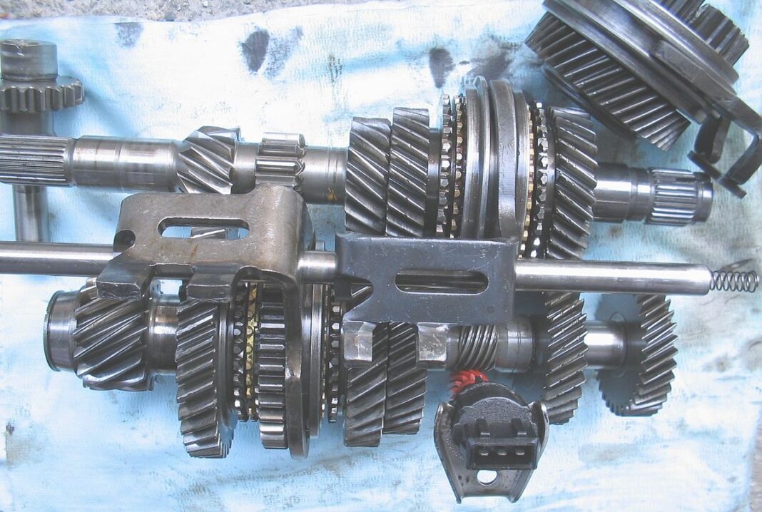 How Car Gears Work: A Simple Guide for All - Vahan Info